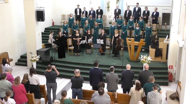 Пасхальный тропарь." Христос воскрес из мёртвых !.."