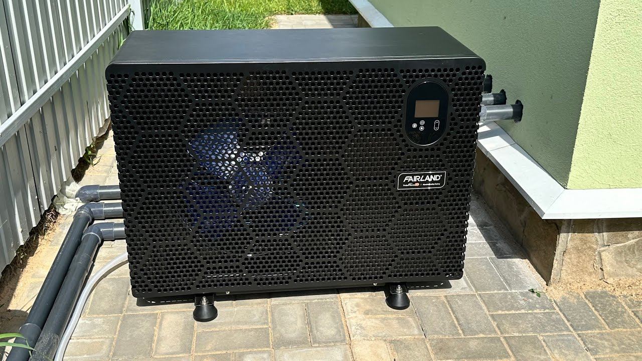 Работает тепловой инверторный насос на обогрев каркасного бассейна