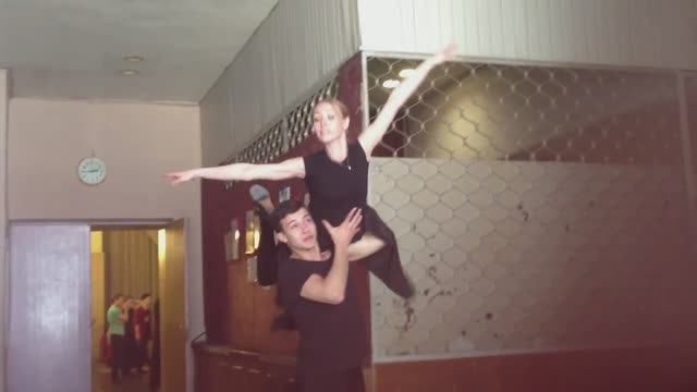 ЗАБРОС В ,,ЛАСТОЧКУ_-замедленно и в темпе.