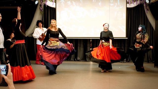 "Мохнатый шмель"  Из к/ф "Жестокий романс"