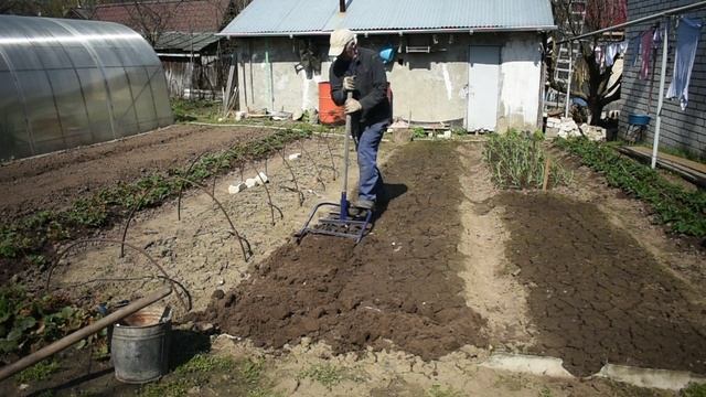 Копаем огород. Чудо-лопата плюсы и минусы. Сравнение с обычной лопатой.