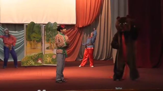 Скоморошина_Аня Типцова и Виктория Выкиданец