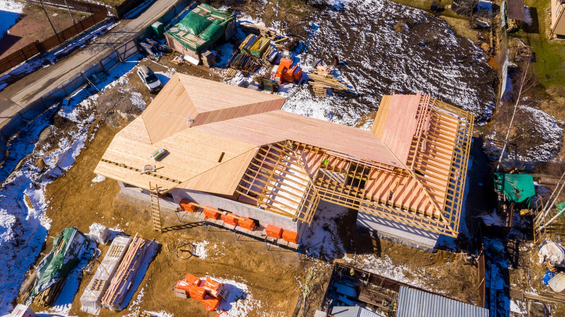 Работы по устройству крыши на объекте в Парголово от МОНОЛИТ-ХАУС