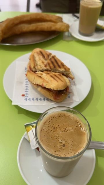 ☕️Типичный испанский завтрак🥖
