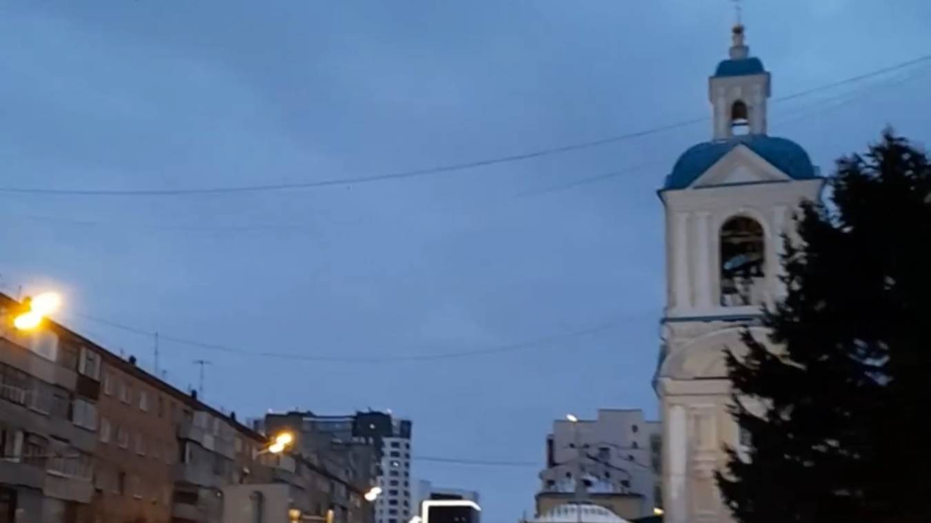 Вечерний звон в Благовещенском соборе Красноярска. Помолимся...