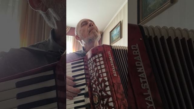 На тот большак, на перекрёсток из кф "Простая история". Музыка на аккордеоне