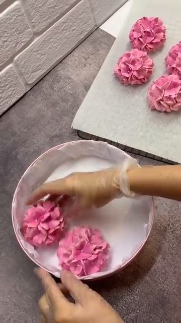 Зефирные цветы-нежнейшая зефирная композиция, выполненная в форме роскошных пышных соцветий