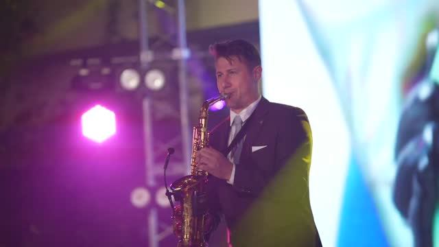 Саксофон. Pharrell Williams - Happy