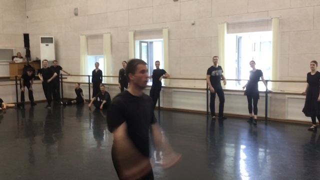 РАЗНОЖКА-ТРЮК НАРОДНО СЦЕНИЧЕСКОГО ТАНЦА