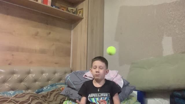 Играю мячом для тенниса🎾часть 1