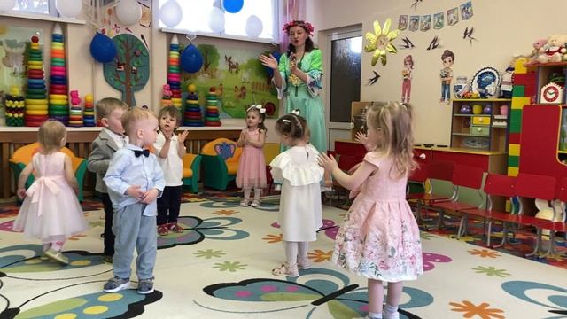 Весенний праздник во второй группе раннего возраста. Группа №2 "Птенчики"