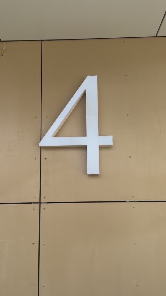 Интерьер подъезда дома №3 в ЖК Династия