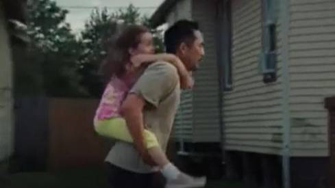 Мужчину пытаются ИЗГНАТЬ из страны, где он прожил всю жизнь и считает своим ДОМОМ