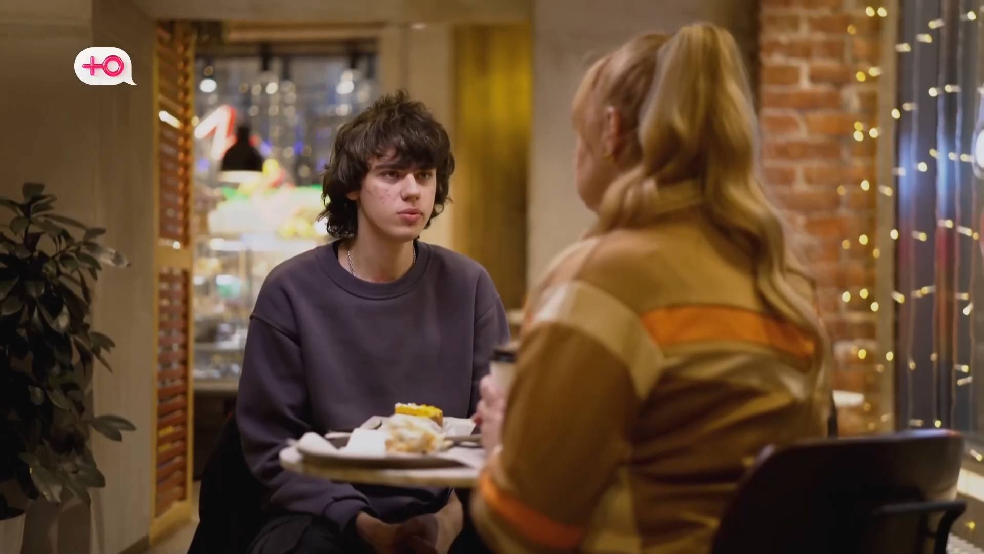 Сын переживает за здоровье беременной матери