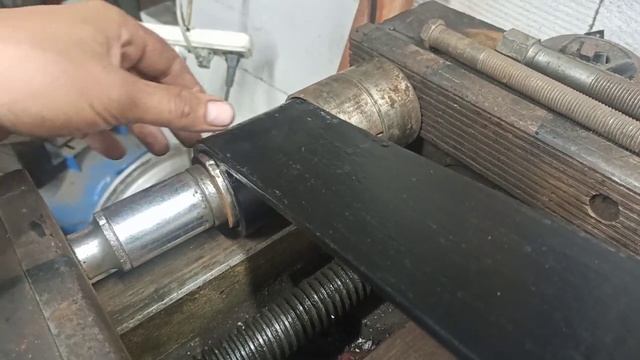 Как выбить сайлентблоки из газелевских рессор. Как вытащить сайлентблок из рессоры на Газели. Газель