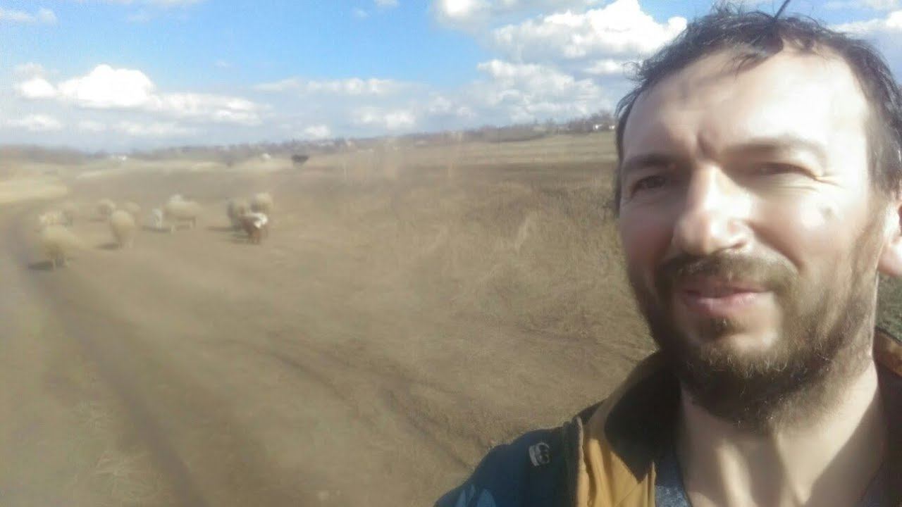 Прогулка у реки, с историями из жизни.