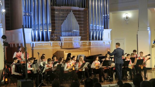 Е. Дербенко "Казачок" и Грузинская песня "Чонгури" в обр. В. Бибергана