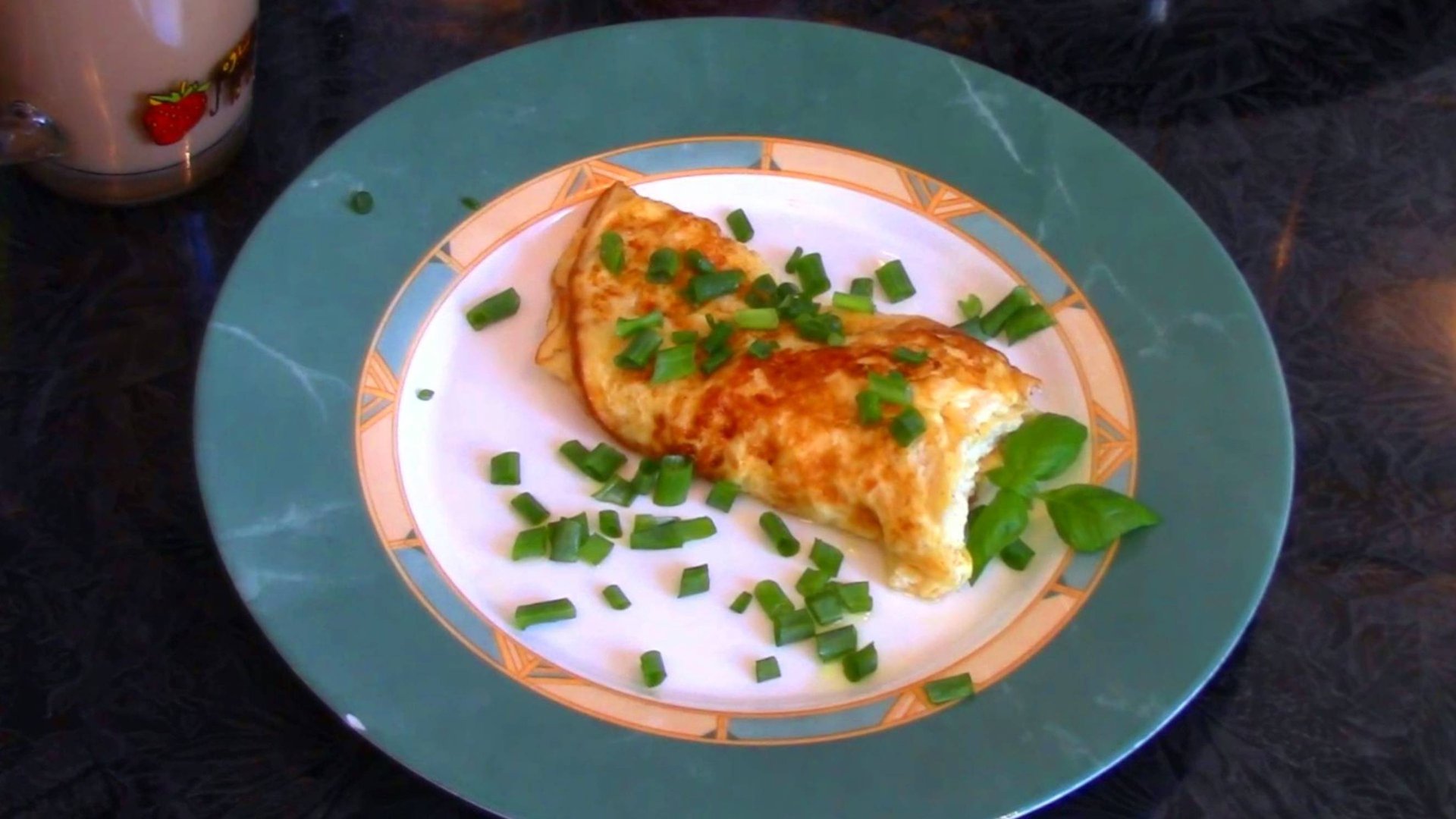 Как приготовить вкусный белковый омлет на сковороде.