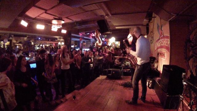 Саксофонист и диджей - Finaly