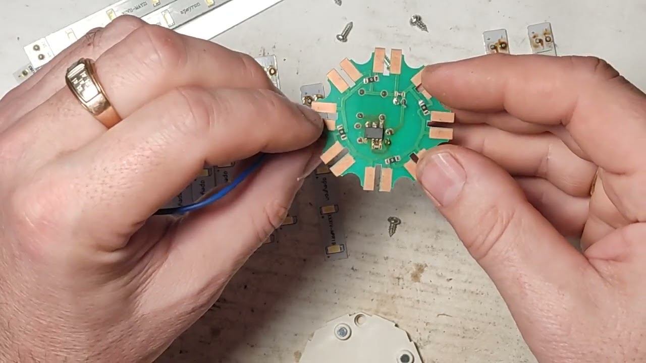 Ремонт лампочки, пробую менять планки на те которые имеют больше светодиодов.