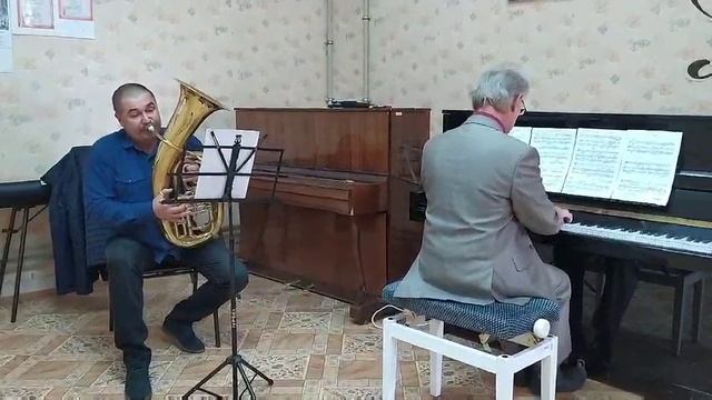 Р. Ловланд - "Мелодия таинственного сада"
Исполнение с листа бывает даже  очень интересным)