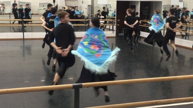 Татарский танец с шалями -фрагмент 2