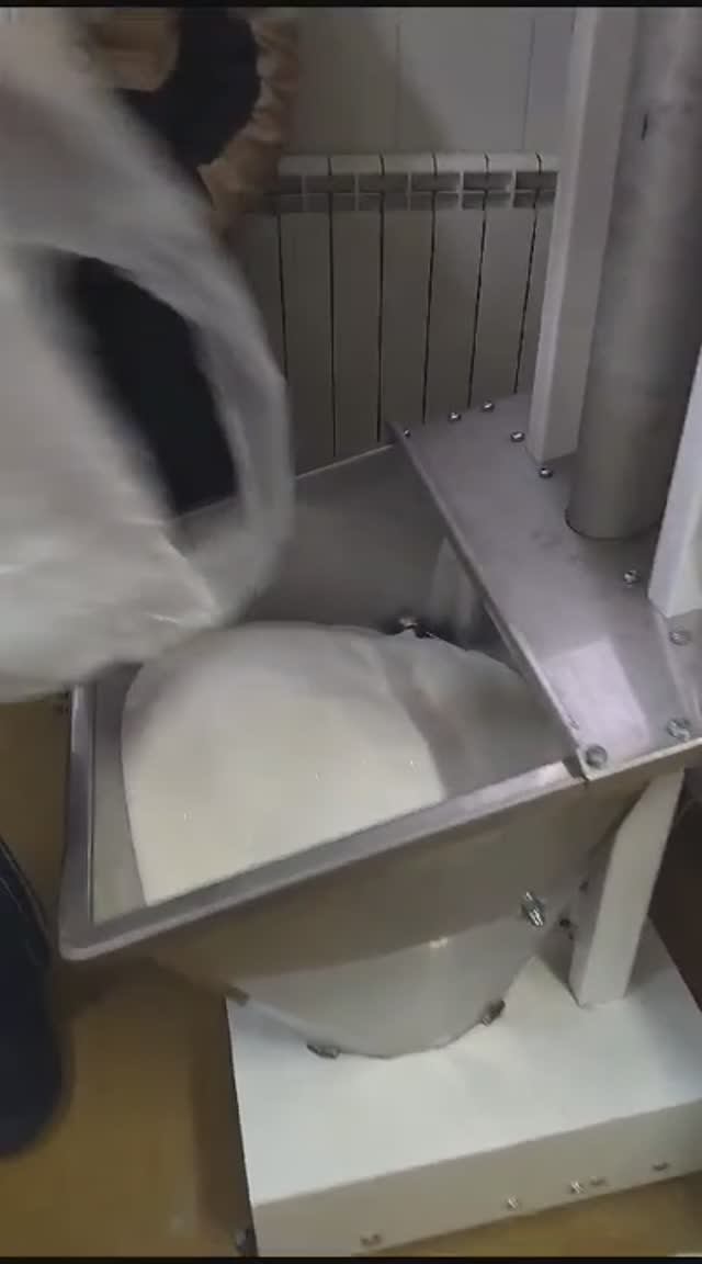 Просеиватель сахара + бункер для хранения +дозатор на производстве