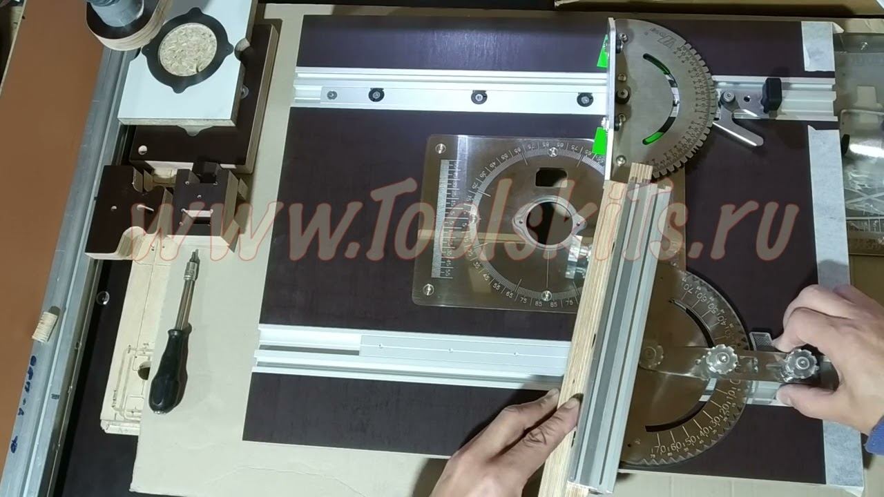 Угловой, скользящий упор с транспортиром для циркулярной пилы и фрезерного стола.