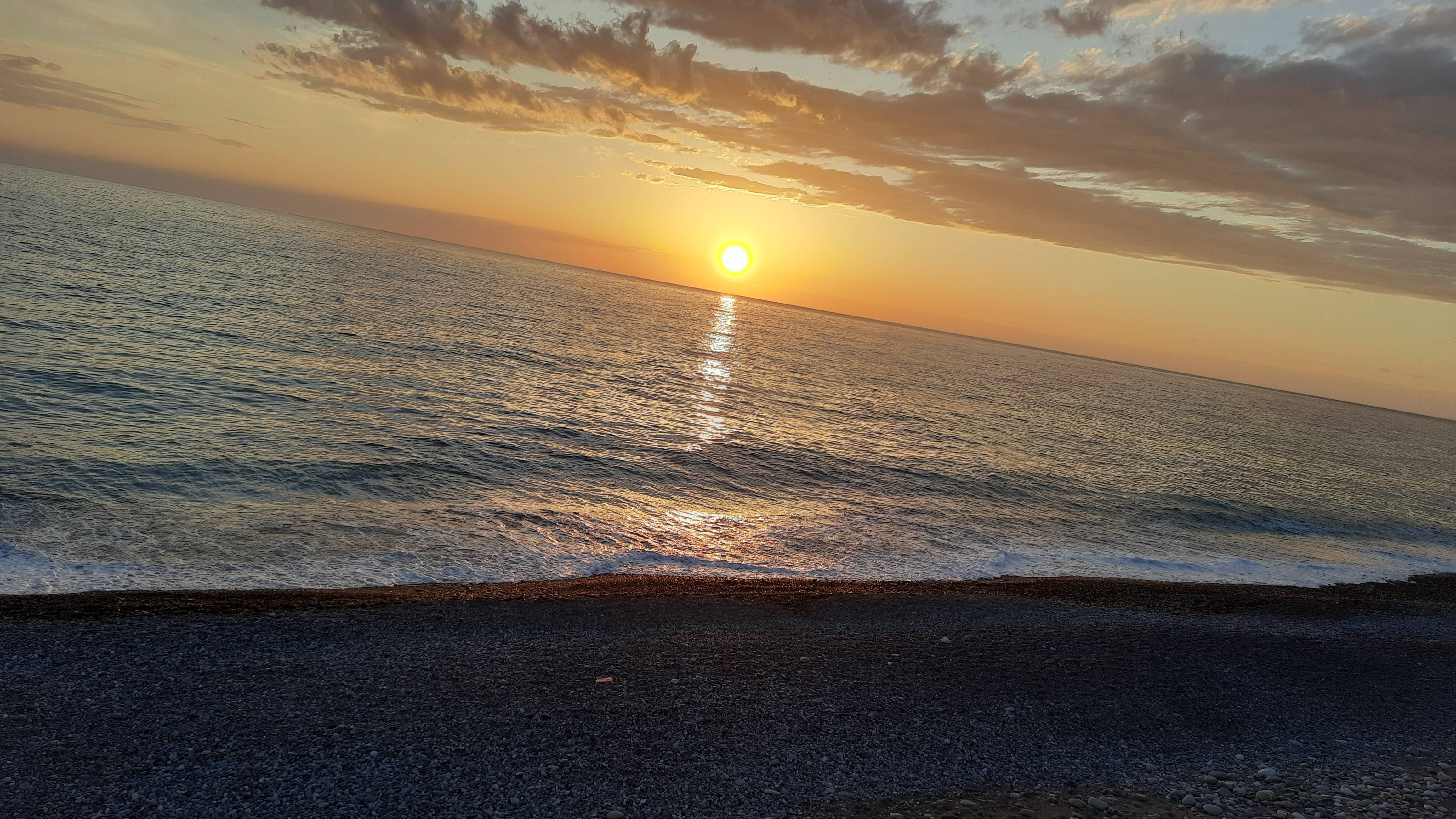 море, оно такое ...