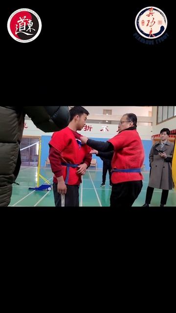 Мастер Тань Цян демонстрирует технику семейной школы Шуайцзяо #борьба #спорт