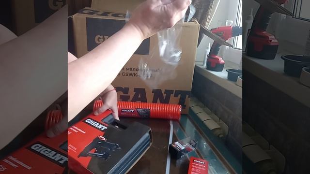 Распаковка покупки с ВсеИнструменты, ч. 1
Пневмостеплер