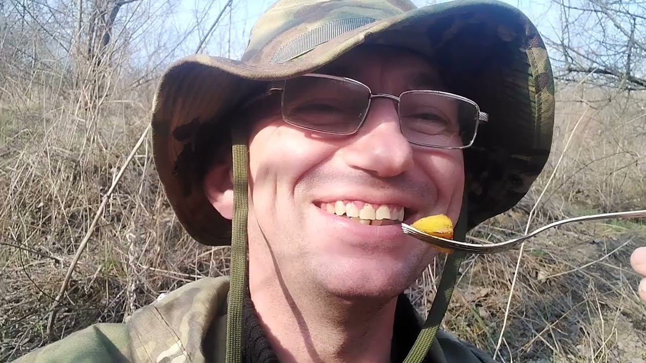 1 - й день.  Хорошо на речке отдыхать.