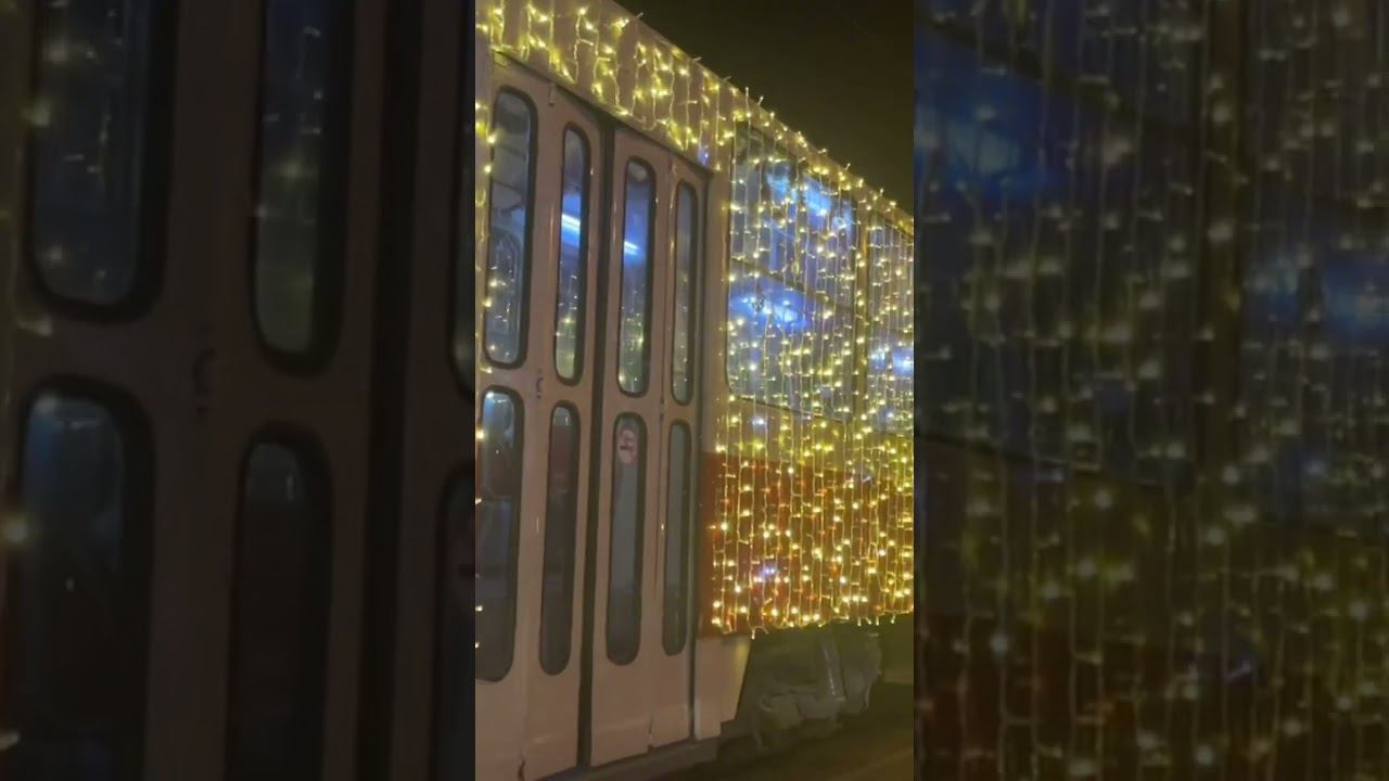 Новогодний трамвайчик в Калининграде