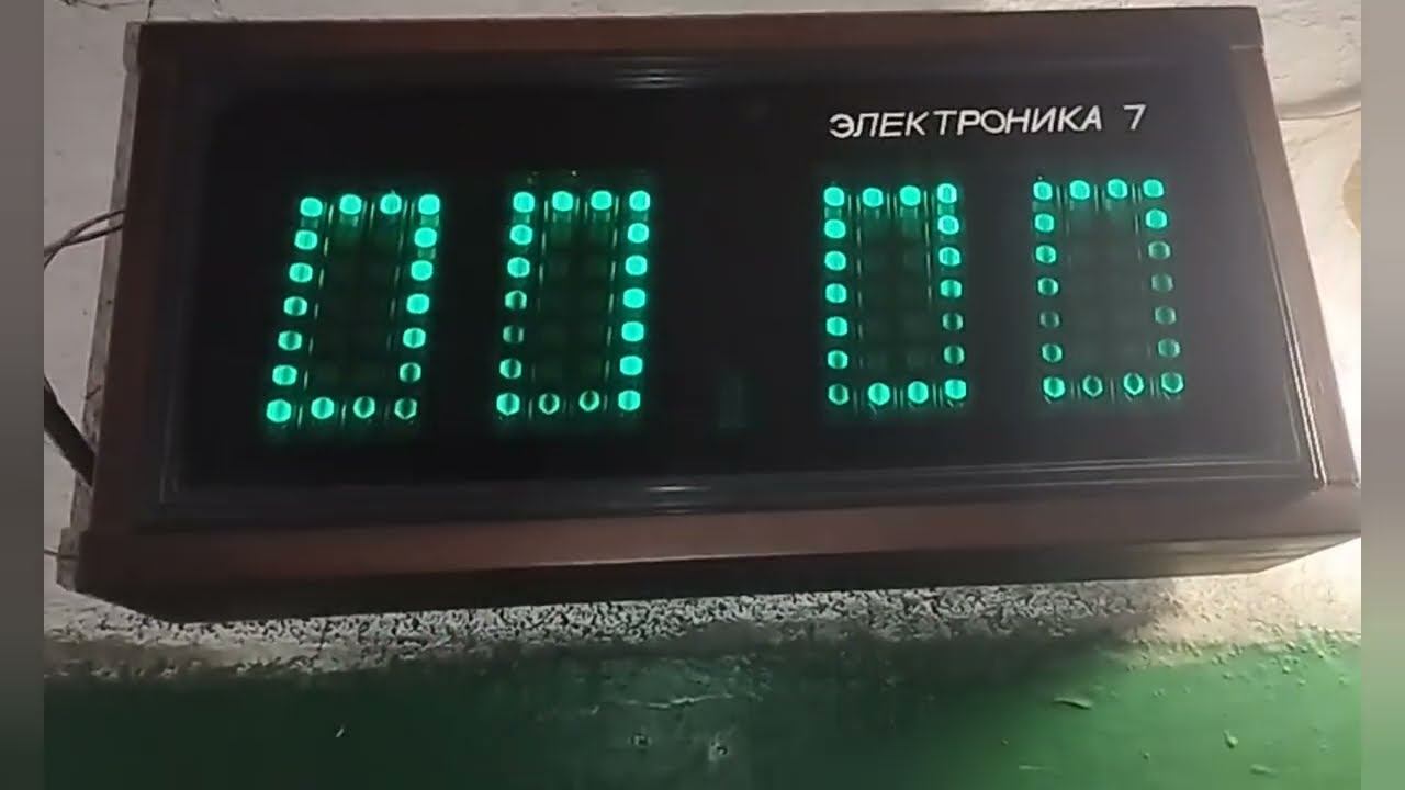 Обзор моего рабочего места в гараже.