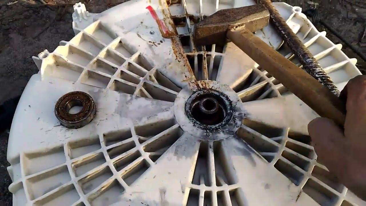 1ч.Как снять подшипники неразьемного барабана стиральной машины.