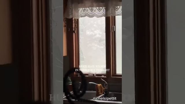 Град размером с теннисный мяч!