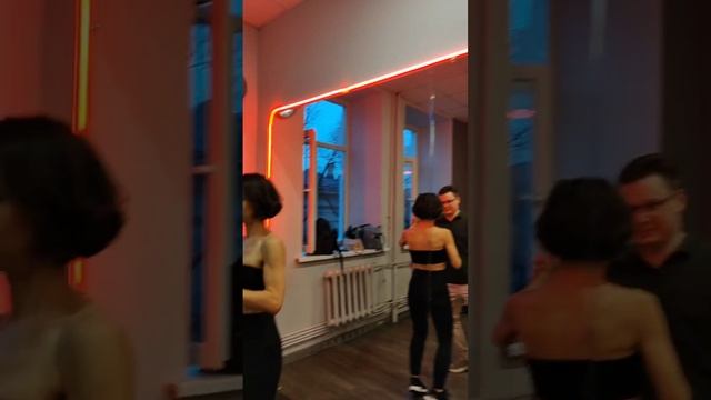 Бачата. Тренировка в средней группе 22.04.25