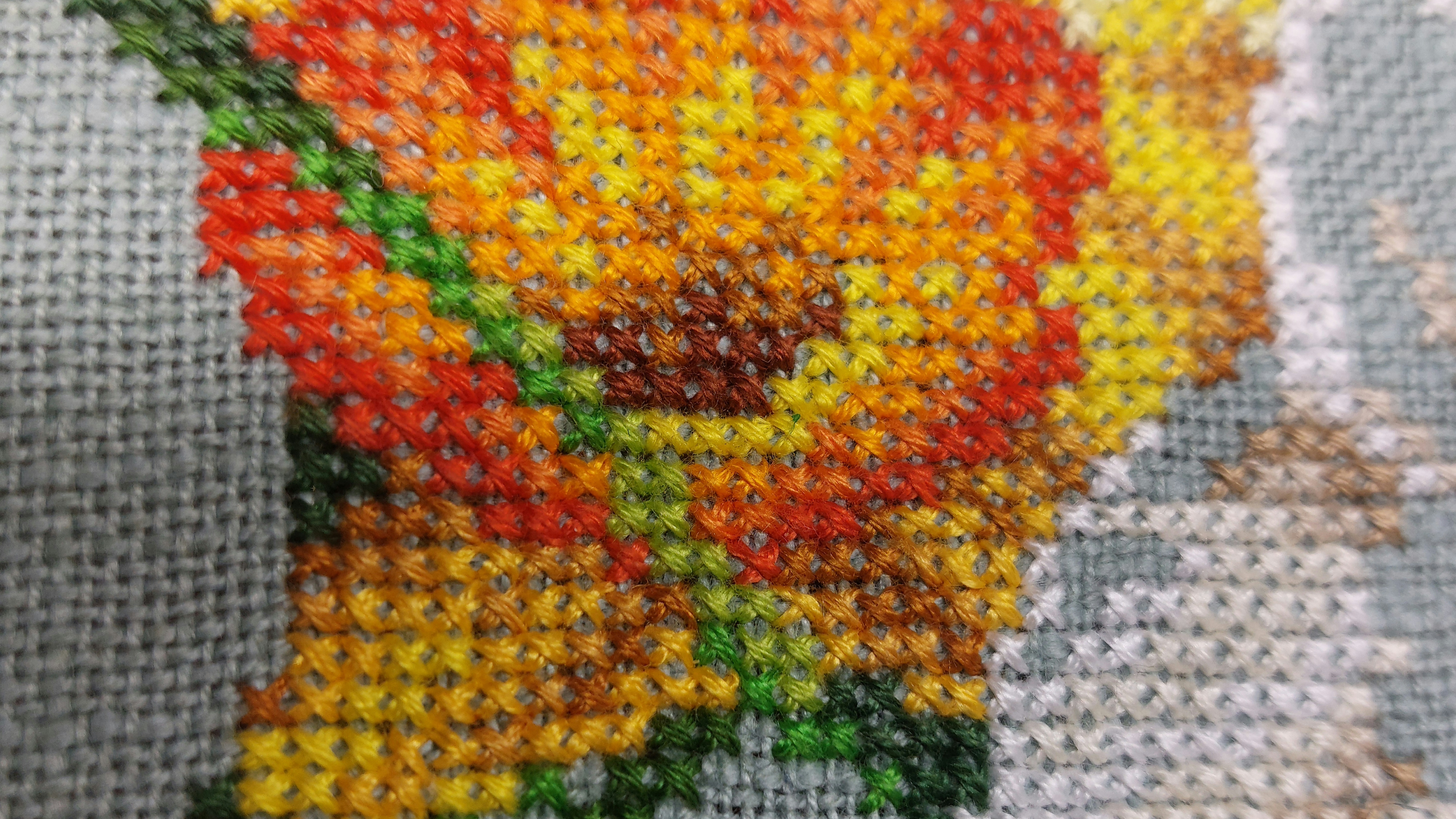 весенний адвет 2025/задание 25/вышивка крестиком