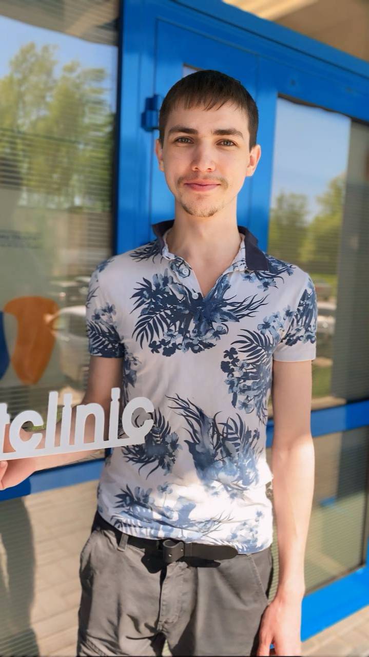 ВЛАДИСЛАВ НАШЕЛ «СВОИХ» ВРАЧЕЙ В СТОМАТОЛОГИИ «ЛАЗУРИТ»