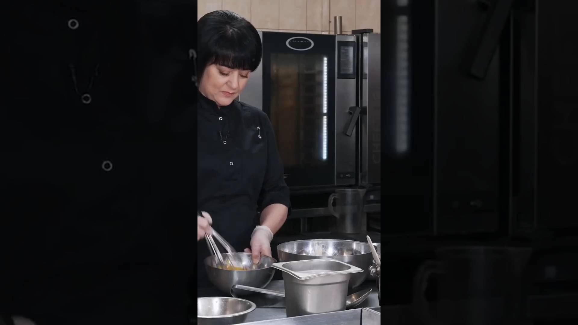 Замешиваем тесто для маффинов на десерт