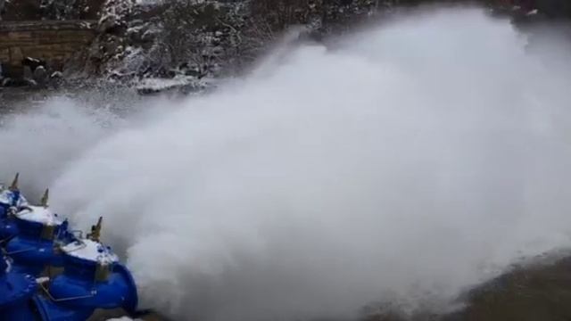 Работа предохранительных клапанов на ГЭС