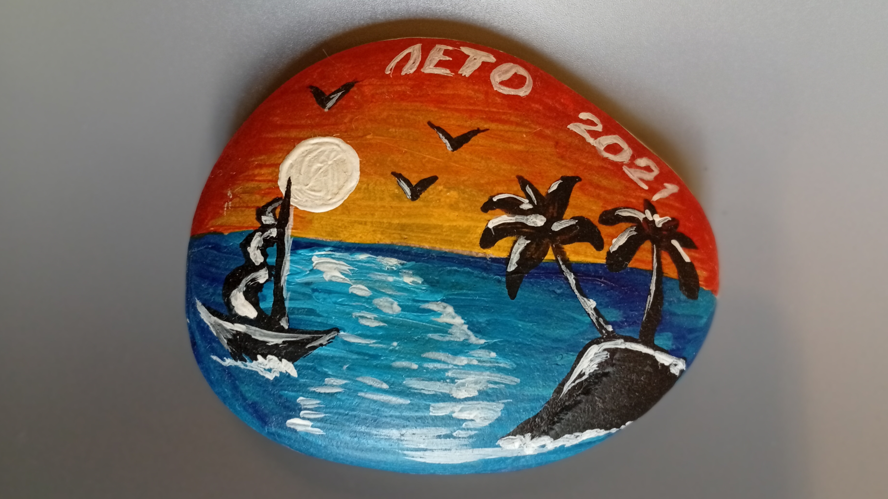 Расписываем морские камни