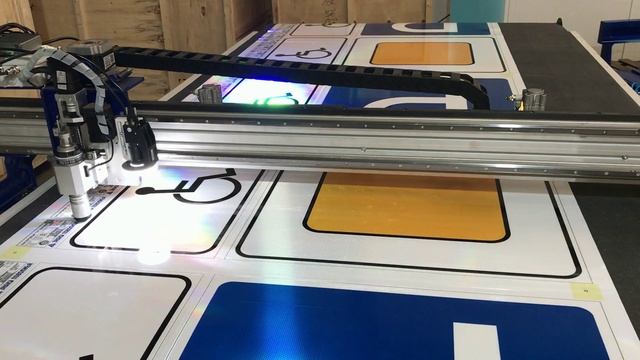 оптическая система распознавания меток на планшетном режущем плоттере