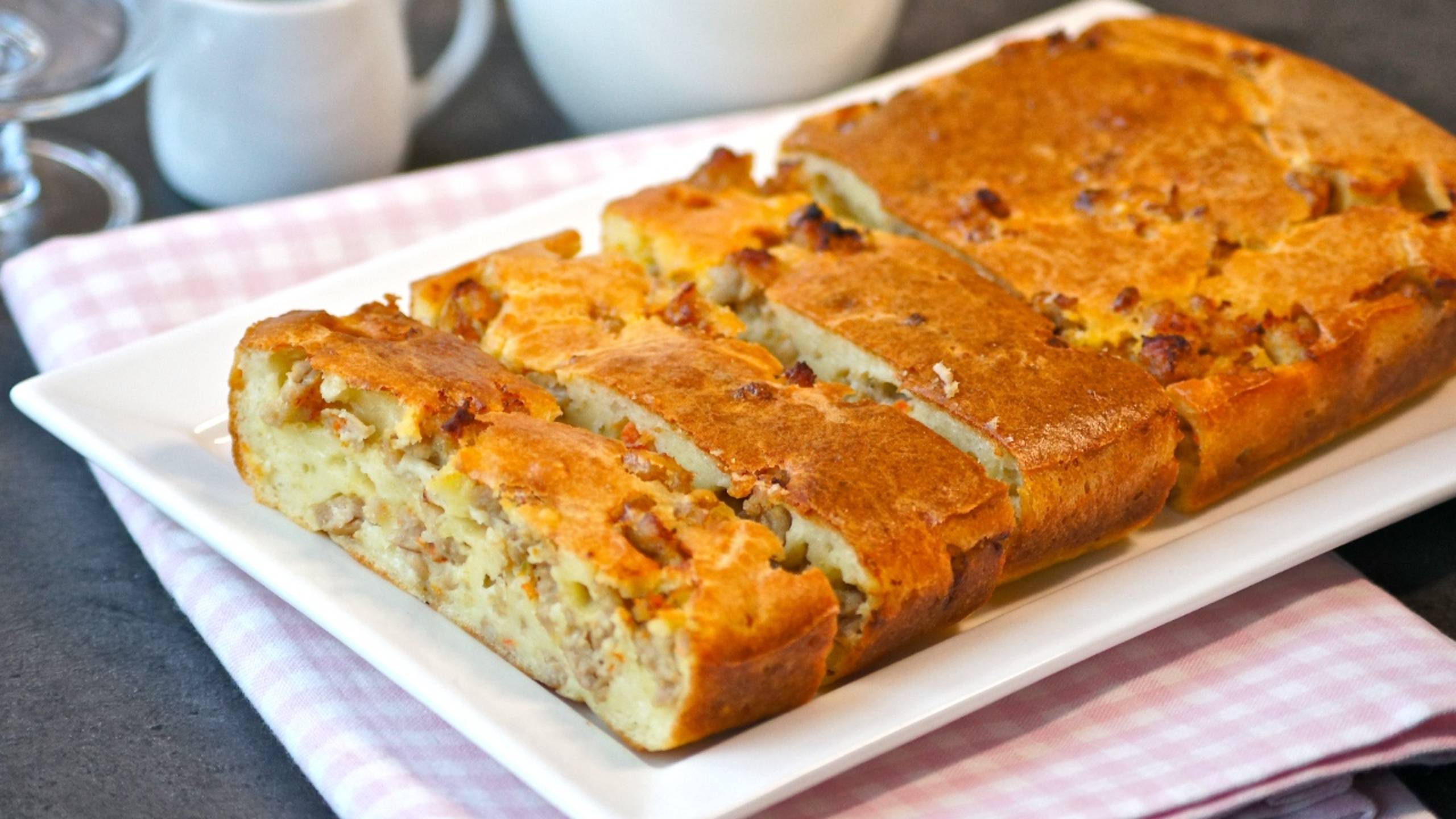 Заливной пирог с фаршем на молоке - простой рецепт по шагам