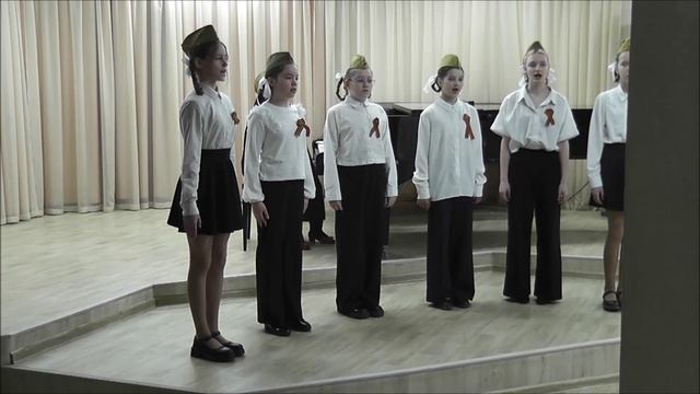 На безымянной высоте. Муз. В. Баснера, сл. В. Матусовского. Пишина".есня из к/ф "Тишина"