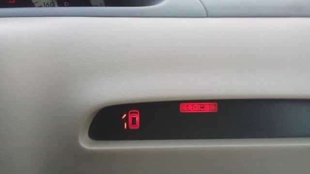 Тойота Раум 2003год- индикаторы неисправностей дверей, датчики.