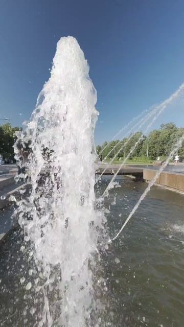 "Прыжки через фонтан"