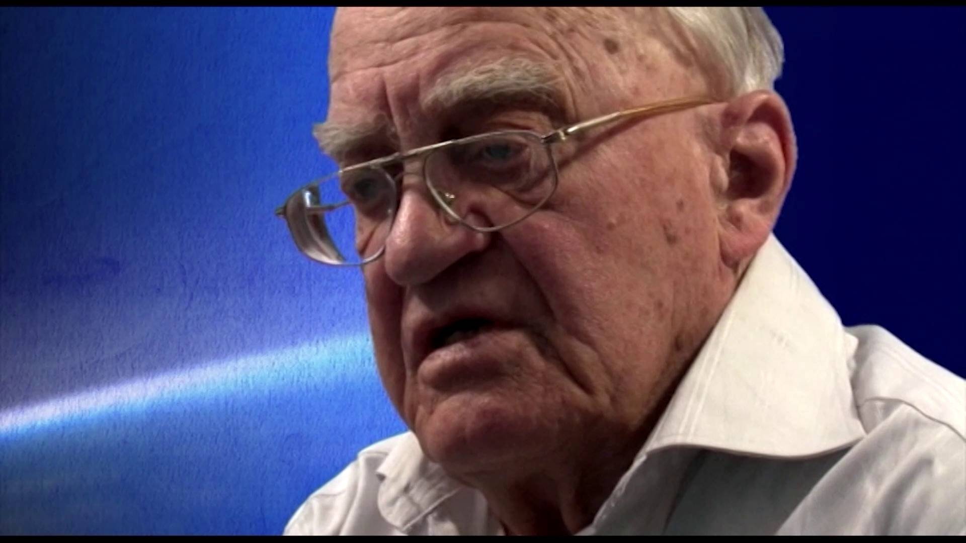 Влаиль Петрович Казначеев // "Зажги свечу"