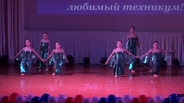 "Бегущие по волнам", коллектив "Ника"