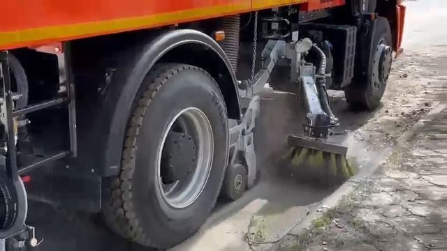 Едет КАМАЗ 55 — спецтехника для Чунского муниципального округа